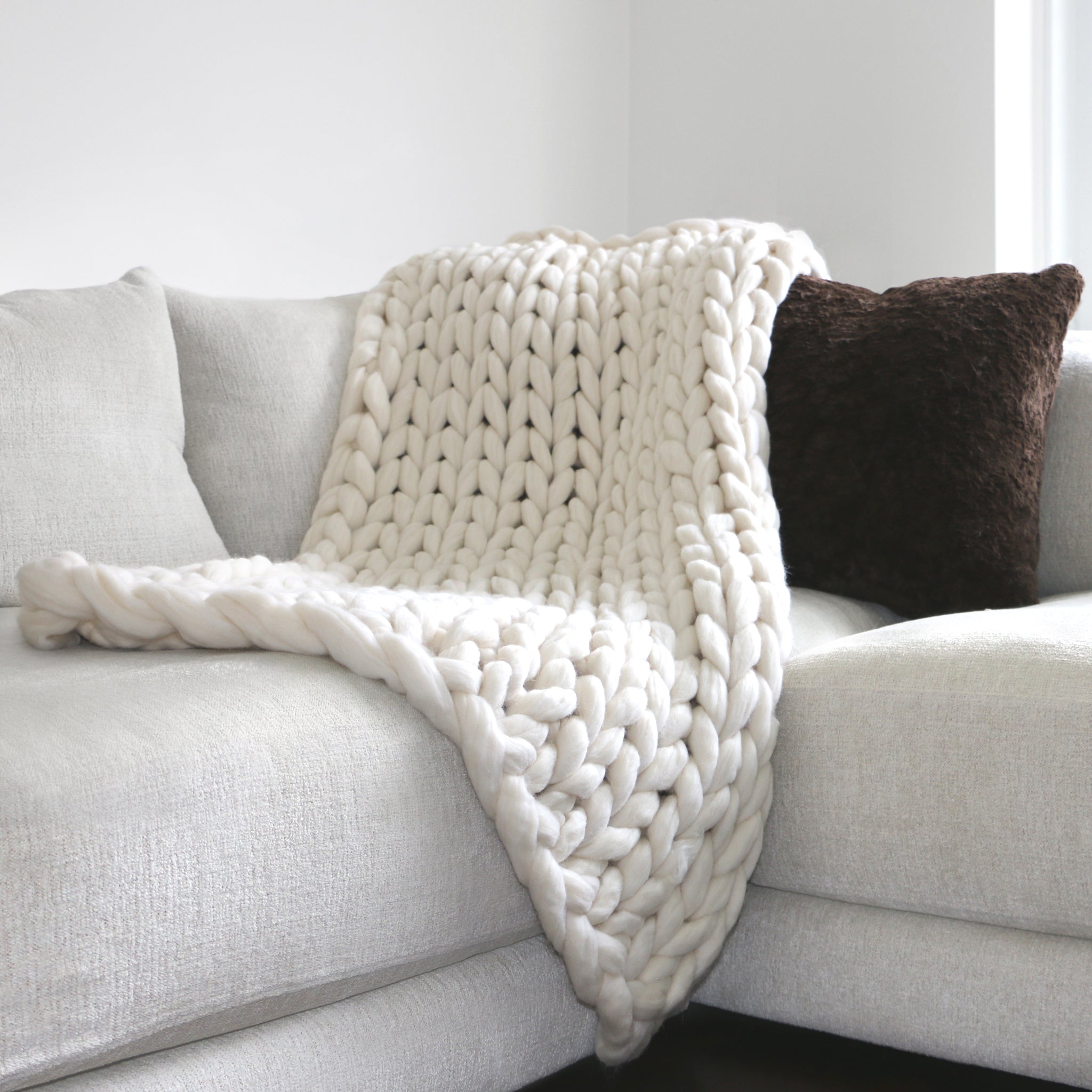Large Chunky Knit Throw -100% Merino Wool-Ivory | BNorth Domicile